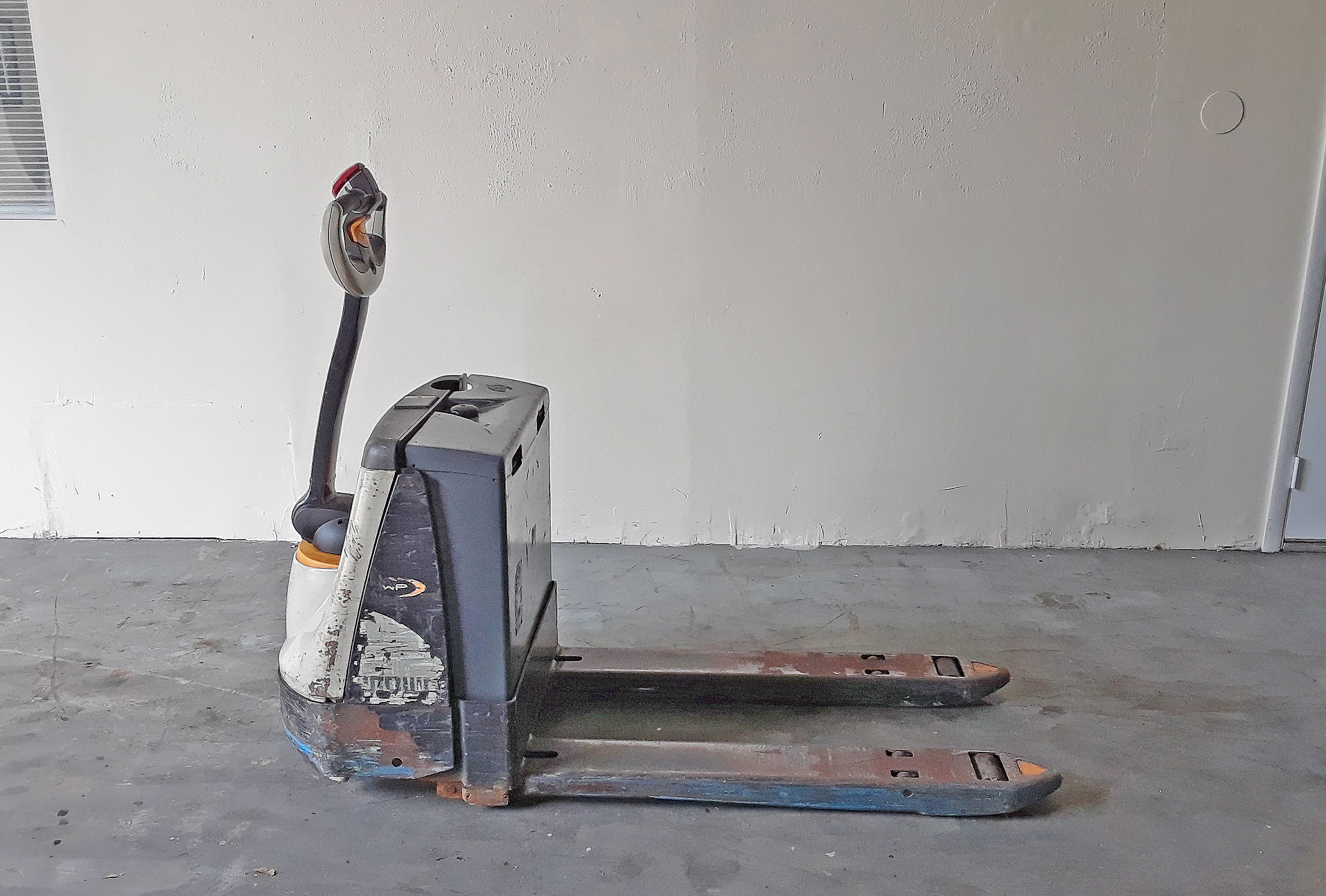 Crown Riding Pallet Jack